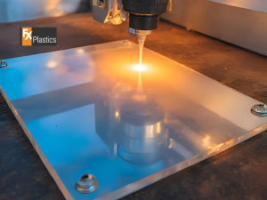 Detailed Comparative Analysis: Perspex vs. Glass - FX Plastics